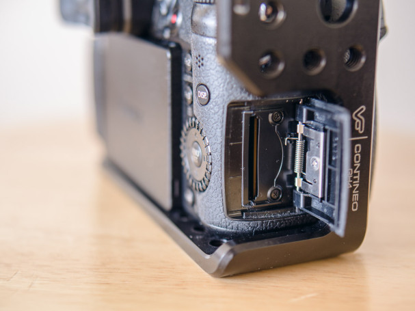 Review: View Factor Contineo Cage for the Panasonic GH4 - Suggestion of ...